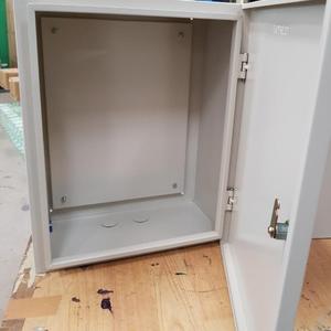 Jual palin dicari panel box clipton 40 x 50 x 20 kunci push - Kota ...