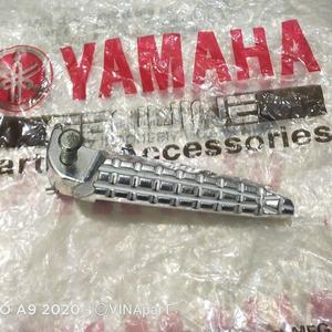 Jual footrest foot step belakang Nmax 2dp PNP Nmax new kanan original ...
