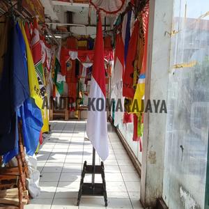 Jual Tiang Bendera Ruangan Lobang 1 Dan Bendera Merah Putih Ukuran ...