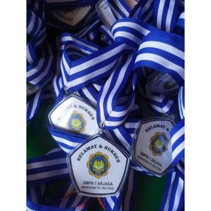 Jual medali akrilik - medali wisuda custom - medali gordon - medali ...