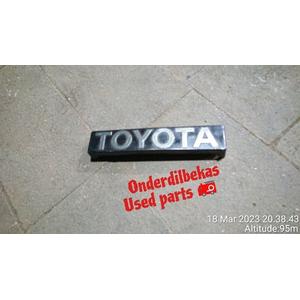 Jual W8 badge emblem grill toyota Corolla DX ke70 copotan tahun 1981 ...