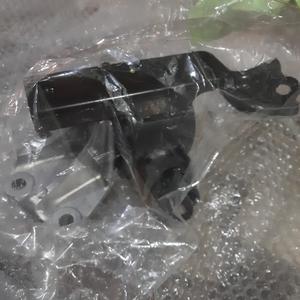 Jual transmisi mounting kiri mitsubishi xpander matic asli original ...