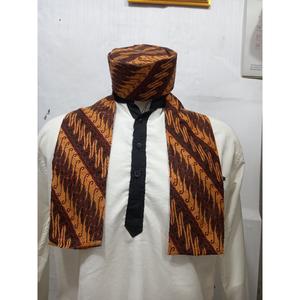 Jual Songkok Batik Dan Selendang Cukin Batik Motif Sama Pakaian Adat ...