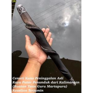 Jual Cemeti Kuno Kayu Putar Penunduk Asli Peninggalan dari Kalimantan ...