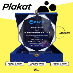 Jual Plakat Piala Trophy Acrylic Ukuran 20 x 10 cm Box FREE DESIGN ...