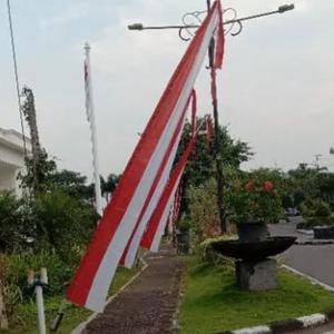Jual Grosir Bendera Merah Putih Umbul-Umbul Layur Bendera Layur ...