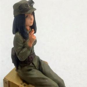 Jual 1/35 Scale Resin Figure Model Kit Girl And Ct Female Tank - Kota ...