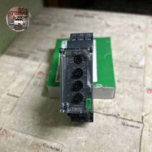 Jual Three-Phase Voltage Control Relay Schneider 380-480VAC 2C/O - RM2 ...