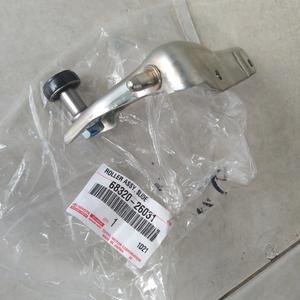Jual Roller Laher atas pintu sliding Toyota Hiace commuter 68320-26031 ...