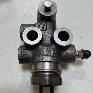 Jual PEMBAGI MINYAK REM / BRAKE VALVE ASSY HILUX VIGO DIESEL DOUBLE ...
