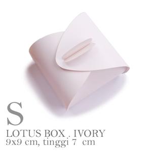 Jual lotus box small: white ivory 250gr box kue box souvenir - Jakarta ...
