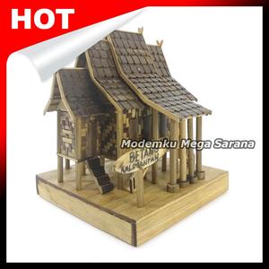 Jual Miniatur Rumah Adat Betang Kalimantan Dari Bambu - 14X14X17Cm ...