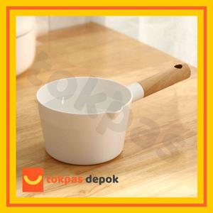 Jual gayung mandi putih minimalis gagang kayu aesthetic / dipper with ...