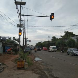 Jual Paket Lampu Hati Hati / Warning Light LED Solar Cell / Tenaga Sur ...