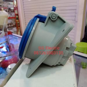 Jual BISA GRAB! Panel Mounting Sockets 3pin 2P+E 32A Legrand - Jakarta ...
