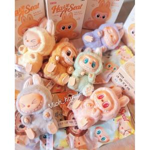 Jual READY Labubu Have a Seat READY STOCK, Labubu Versi 2 - Hehe (grey ...