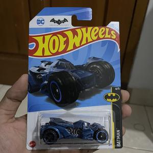 Jual Hot wheels Batman Arkam Knight Batmobile biru Lot P 2024 - Kota ...