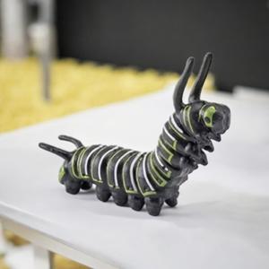 Jual Mainan Miniatur Hewan Ulat Bulu Hitam Kepompong Metamorfosis ...