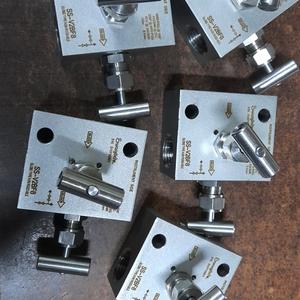 Jual Manifold Valve Two Way SS-316 Uk.1/2"Fnpt SS-V2BF8 "Swagelok" Best ...