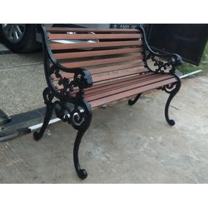 Jual RECOMENDED || KURSI TAMAN /KURSI TERAS BESI COR DUDUKAN HOLO ...