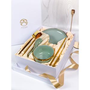 Jual Np! Set Hard Box Piring Mangkuk Dan Alat Makan Elegant Mewah ...