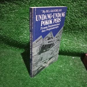 Jual Buku Undang Undang Pokok Pers Proses Pembentukan dan Penjelasannya ...