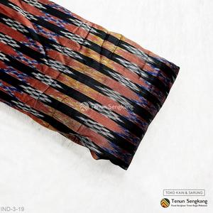 Jual Kain Tenun Bujur Ikat Sutra Bugis Hitam - Tenun Sengkang IND-3-19 ...