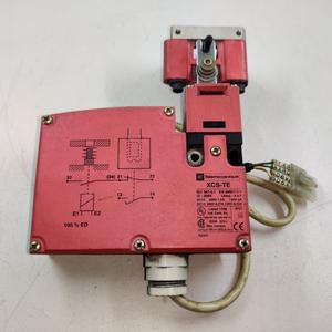 Jual Telemecanique XCS-TE Safety Interlock Switch Guard Lock XCS-TE651 ...