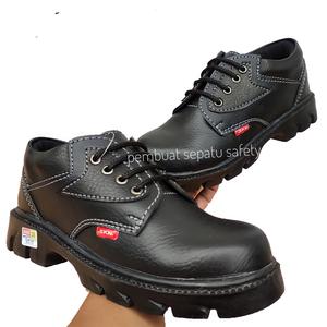 Jual Sepatu safety bertali King Skn Ujung Besi Sepatu Safety Proyek ...