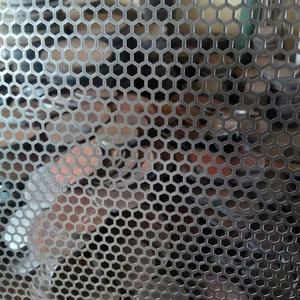 Jual Plat Lubang Besi Bolong Perforated Hexagonal Ukuran 50Cm X 100Cm ...