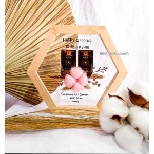Jual Bingkai Hexagon Doubel galss acrylic 3D isi bunga kering / dried flower. Cocok untuk ...