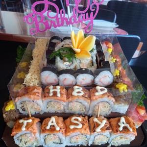 Promo Kue Ulang Tahun Sushi Salmon Mentai/Matang Kotak Original ...