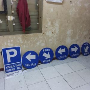 Jual Rambu arah panah. Rambu custome 45cm - Jakarta Barat - warung ...