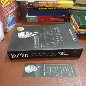 Jual JT-2024 BUKU BUFFETT THE MAKING OF AN AMERICAN CAPITALIST ROGER ...