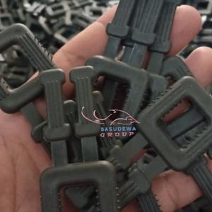 Jual PREMIUM GESPER PLASTIK TALI STRAPPING BAND TALI KLEM (1 KG) - Kota ...