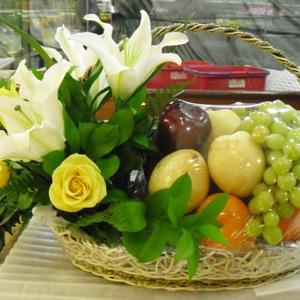Jual Parcel Buah Premium hias bunga/Parcel Buah Surabaya/Parcel Buah ...