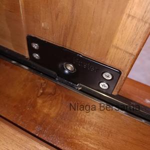 Jual Rel Sliding Lemari Tanam SD753 Dua Pintu Plus Roda Kunci Dan ...