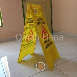 Jual Warning Sign Floor Wet Floor Papan Peringatan - Lantai Basah Licin ...