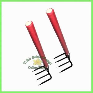 Jual Garukan Sampah Besi / Garbu Tanah Kebon Got/ Garuk Alat Berkebun ...