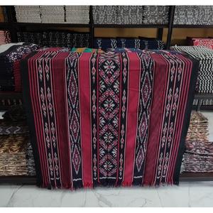 Jual kain tenun blanket merah putih motif manado - Kota Surabaya ...
