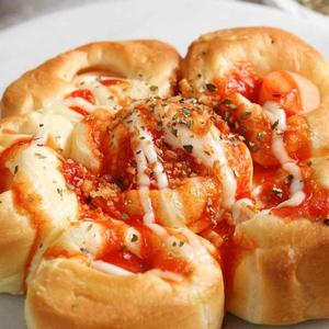 Jual Roma - Momolin Bakery Roti Sosis Oregano - Roti Sosis Ayam - Roti ...