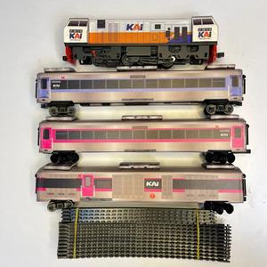 Jual [EXCLUSIVE] RANGKAIAN MAINAN KERETA API CC206 LODAYA EKSEKUTIF ...