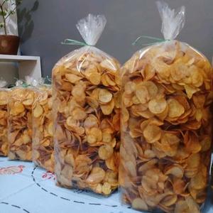 Jual Snacks -- Keripik Kentang Rasa Bawang Pedas Asli Garut Curah ...