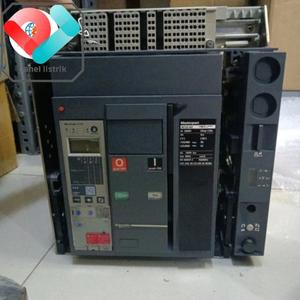 Jual Circuit Breaker MasterPact NT06H2 3P 630A Drawout Komplit ...