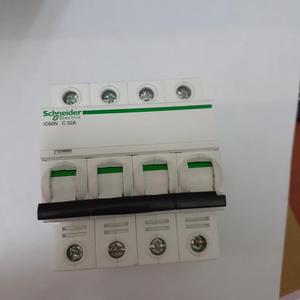 Jual MCB 4POLE 32A IC60N barang ready silahkan langsung di order ...