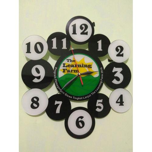 Jual Jam Custom Akrilik (Untuk Kenang-kenangan Pkl/magang) - Kota ...