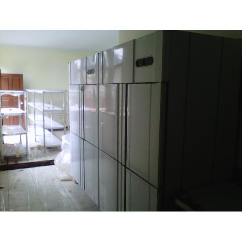 Jual Pendingin Makanan Upright Cabinet 4 Door Chiller ada juga Freezer ...
