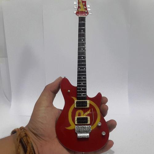 Jual miniatur gitar marline ridho slank - Kab. Tegal - D.o.D Variasi ...