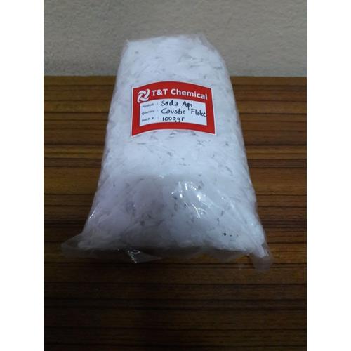 Jual soda api sodium hidroksida natrium hydroxide caustic soda flake ...