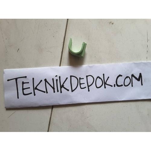 Jual klem selang pvc 1/2 inch klem pipa klem dinding klem pvc klem ...